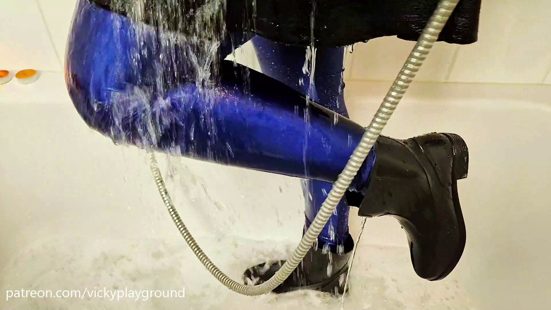 WWF 102770 - Beetlejuice, Beetlejuice ... do you dare to say it again? - Wetlook World Forum V6.0